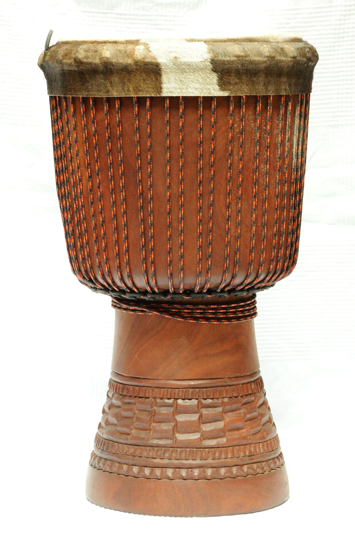 Profi Djembe kaufen - Große Mahagoni Djembe Trommel aus Guinea